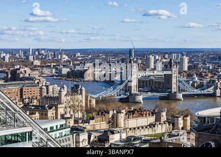 Scenic view of Central London with Thames River seen from Victoria ...