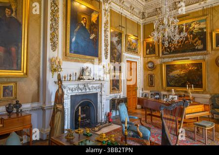 United Kingdom, Yorkshire, Castle Howard, bedroom Stock Photo - Alamy