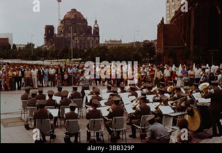 Berlin GER, Berlin, Aufnahme ca. 1982, Stadtansicht, Alexanderplatz ...