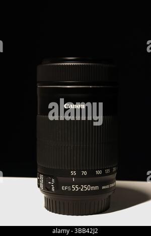 A canon 55-250mm zoom lens Stock Photo - Alamy