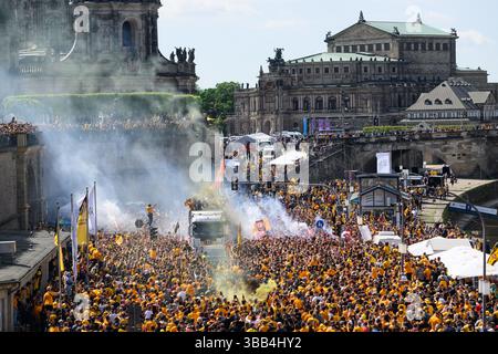 Dresden, Germany. 11th May, 2025. Soccer: 3rd league, promotion ...