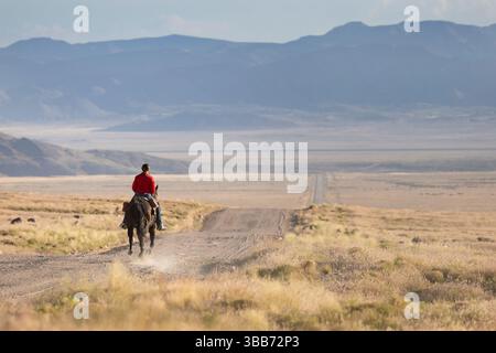 Pony Express Re-ride rider travels along the historic pony express ...