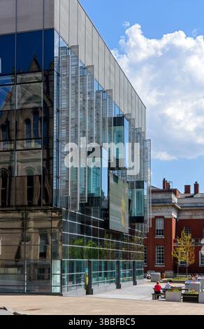 Alan Gilbert Learning Commons building, Manchester University campus ...