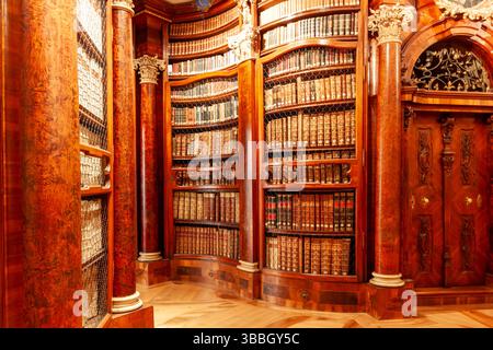 Shot of a bookshelves in the library Stock Photo - Alamy