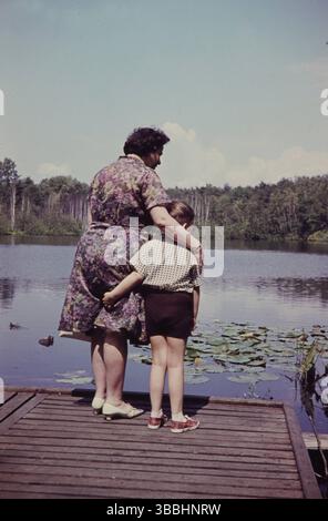 Kind GER, 20240101, Aufnahme ca. 1972, Kind im Garten *** Child GER ...