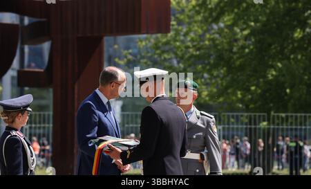 Berlin, Pressekonferenz von Friedrich Merz und Mette Frederiksen Bundeskanzler Friedrich Merz ...