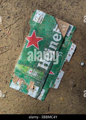 Flat Heineken cardboard packaging box on the ground Stock Photo - Alamy