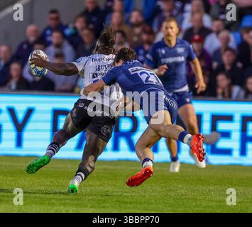 Bristol Bears' Gabriel Ibitoye is tackled by Connacht Rugby's Andrew ...