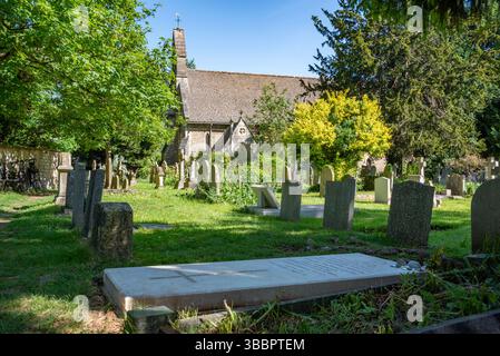 Holy Trinity Church, Headington Quarry, Oxford, UK. CS Lewis attended ...