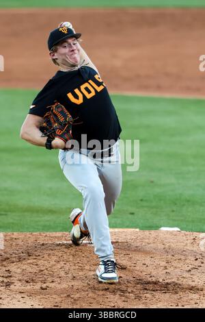 Fayetteville, AR. 16th May, 2025. Gavin Kilen (6) of Tennessee looks to ...