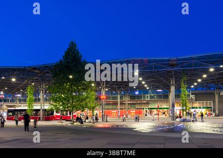Vienna: circle square Praterstern, Praterstern railway station ...