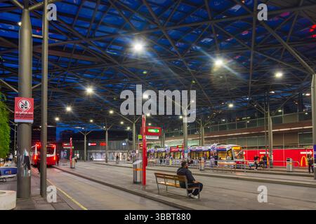 circle square Praterstern, Praterstern railway station, streetcar ...