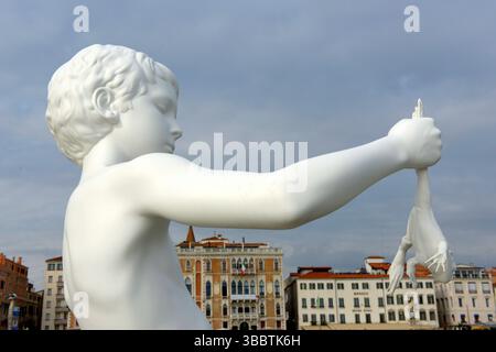 'Boy with frog' by Charles Ray, sculpture of Biennale 2009, at Punta ...
