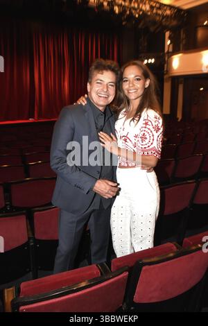 Pascal Breuer Schauspieler Mia Geese Schauspielerin Muenchen 15.05.2025 Kleine Komoedie Im ...