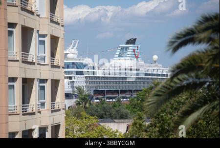 Palma, Spain. 17th May, 2025. The cruise ships "Marella Voyager" (l ...