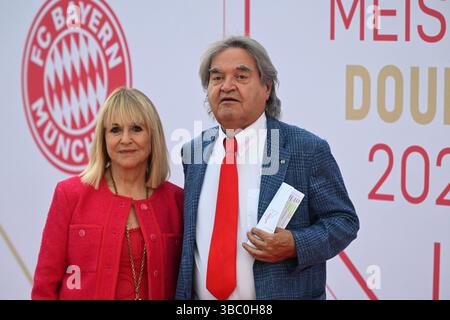 Patricia Riekel and Helmut Markwort attend the 25th German Film Peace ...