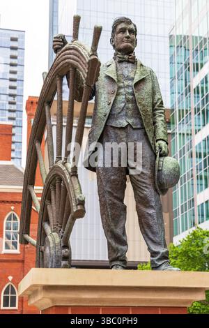 Bronze statue of riverboat Captain Thomas Ryman outside of the Ryman ...