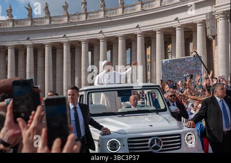 Pope Leo XIV presides over the celebration of First Vespers and Te Deum ...