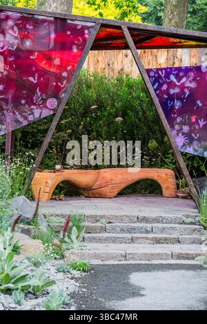 The King's Trust Garden: Seeding Success featuring coloured glass ...