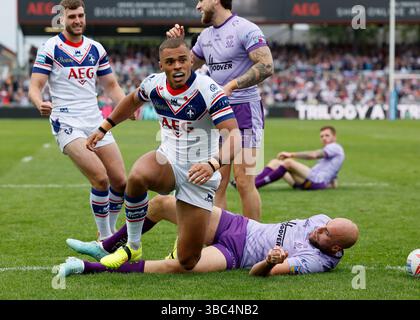 Corey Hall of Wakefield Trinity scores a try during the Betfred Super ...