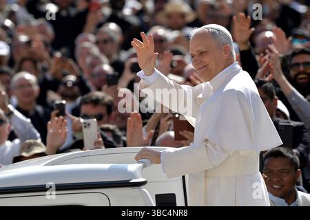 Pope Leo XIV arrives to lead his traditional Wednesday General Audience ...
