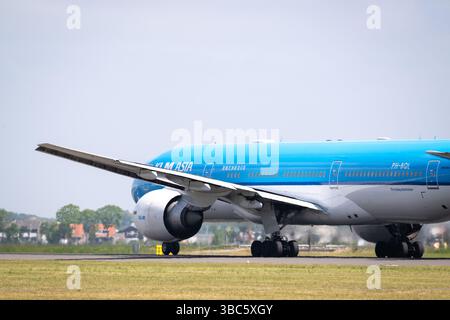 KLM Boeing 77 on the runway Stock Photo - Alamy