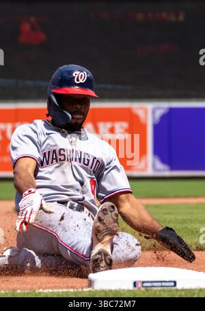 Washington Nationals third base José Tena (8) slides into secondbase ...
