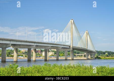 The Clark Bridge is a cable-stayed bridge across the Mississippi River ...