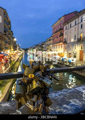 Nightlife in the Navigli neighbourhood of Milan, Italy Stock Photo - Alamy
