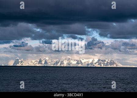 Bismarck Strait. Peninsula Antartica, Antartica Stock Photo - Alamy