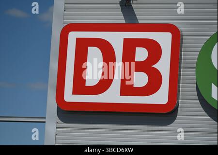 Schriftzug Logo DB Deutsche Bahn und S-Bahn *** DB Deutsche Bahn and S ...