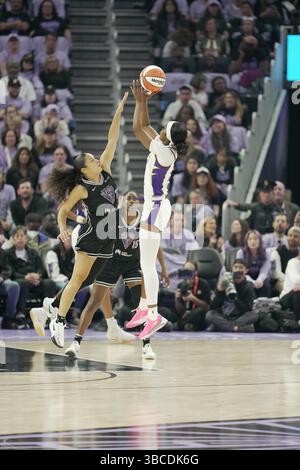Golden State Valkyries' Veronica Burton, right, and Kate Martin battle ...