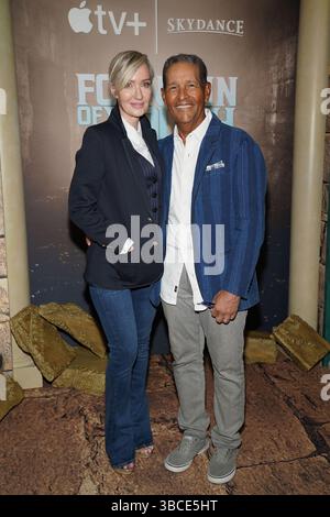 NEW YORK, NEW YORK - MAY 19: Hilary Gumbel and Bryant Gumbel attends ...