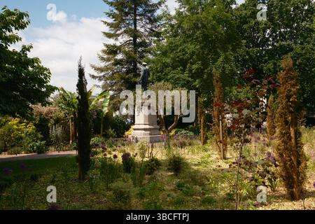 Statue of Lord Ninian Edward Cricton Stuart in Gorsedd Gardens, Cardiff ...