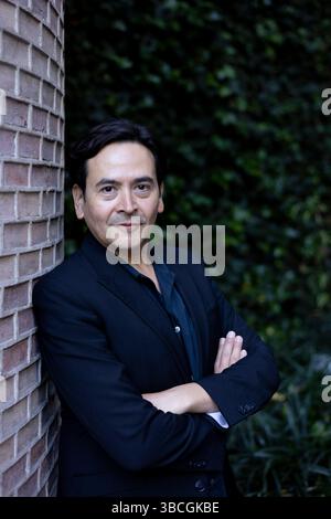 Alejandro Andrade Poses portrait session 'Hombres íntegros', at Casa de ...