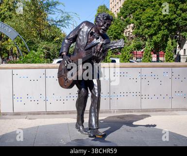 Chuck Berry statue in St Louis, Missouri Stock Photo - Alamy