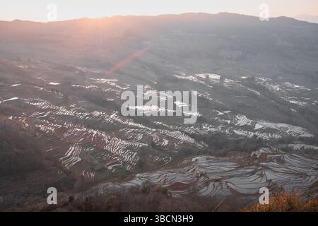 Sunset over Bada rice terraces in Yuanyang rice terraces, Yunnan, China ...