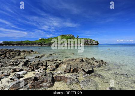 Scenery view of Koh Chan Island, Clear water and beautiful coral in Hat ...