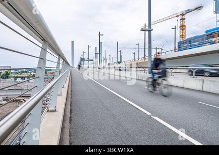 Hisingsbron Bridge - Fredrikshamn Gothenburg, Göta älv (Gota River ...
