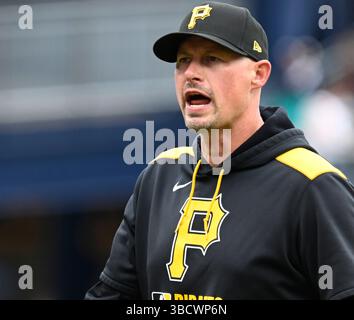 Pittsburgh Pirates manager Don Kelly (12) greets Pittsburgh Pirates ...