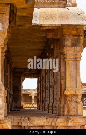 Beautifully Carved Pillars of Vijayanagara Style Shri Madhavaraya Swamy ...