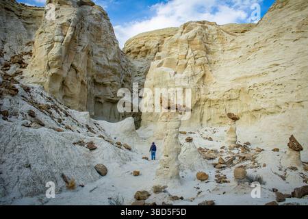 Explore Toadstool Hoodoos! A stunning, easy hike in Kanab, Utah ...