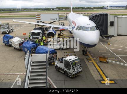 Ground crew British Airways BA Euroflyer Airbus A320 aircraft, south ...