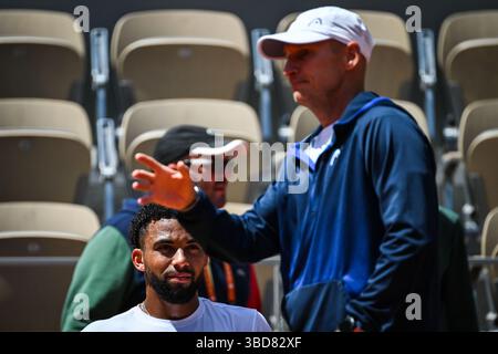 Ivan CINKUS coach of Arthur FILS during a training session of Roland ...
