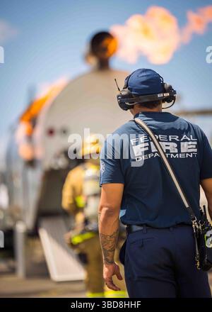 Federal firefighters, assigned to Commander Navy Region Hawaii (CNRH ...