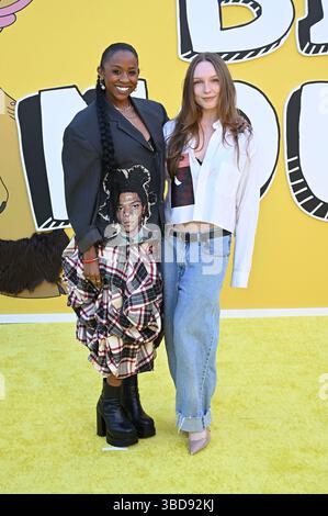 Kenna Wright und Haley Fitzgerald bei der Premiere der 8. und finalen ...