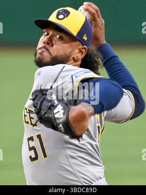 Cincinnati Reds pitcher Brady Singer delivers during the second inning ...