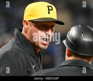 Pittsburgh Pirates manager Don Kelly, left, and pitching coach Oscar ...