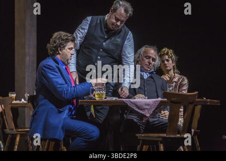 Hans-Jochen Wagner. Martin: Sebastian Schwarz. Karl: Christoph Gawenda ...