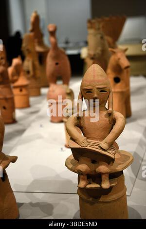 Objects from Otsukayama Tumulus,Kufun period,6 th century,Tokyo ...